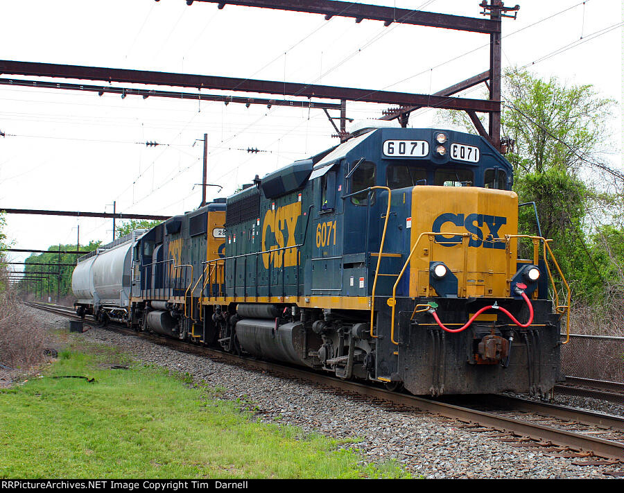 CSX 6071, 2813 on local C770.